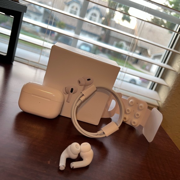Apple | Headphones | Airpod Pro 2nd Gen Magsafe White Open Box | Poshmark